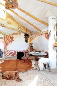 Viata moderna in coliba - Casa-gradina.ro
