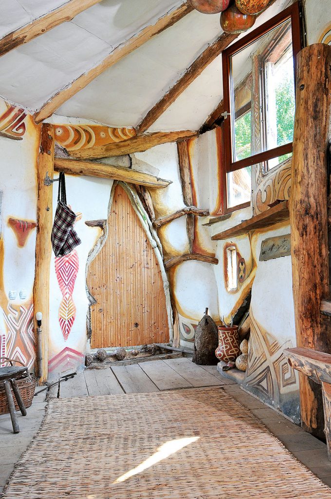 Viata moderna in coliba - Casa-gradina.ro