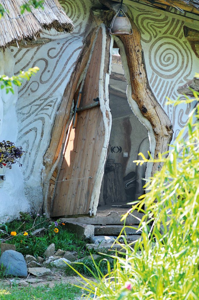 Viata moderna in coliba - Casa-gradina.ro